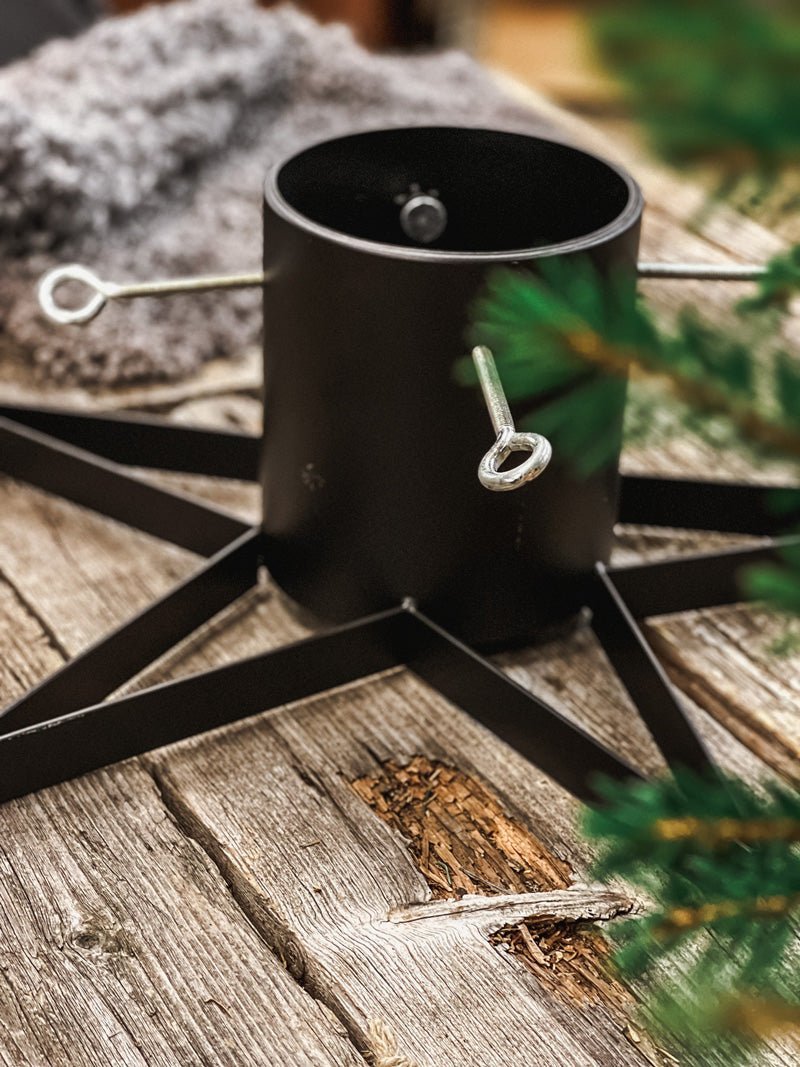 Christmas Tree Stand Star in Black Matt Metall - by Benson